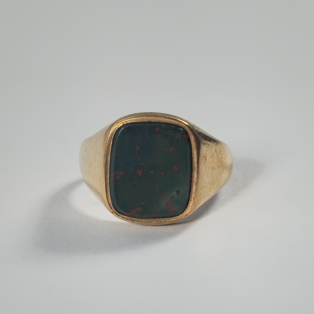 Pre-owned 9ct Gold Blood-Stone Signet Ring Size O - Own4Less